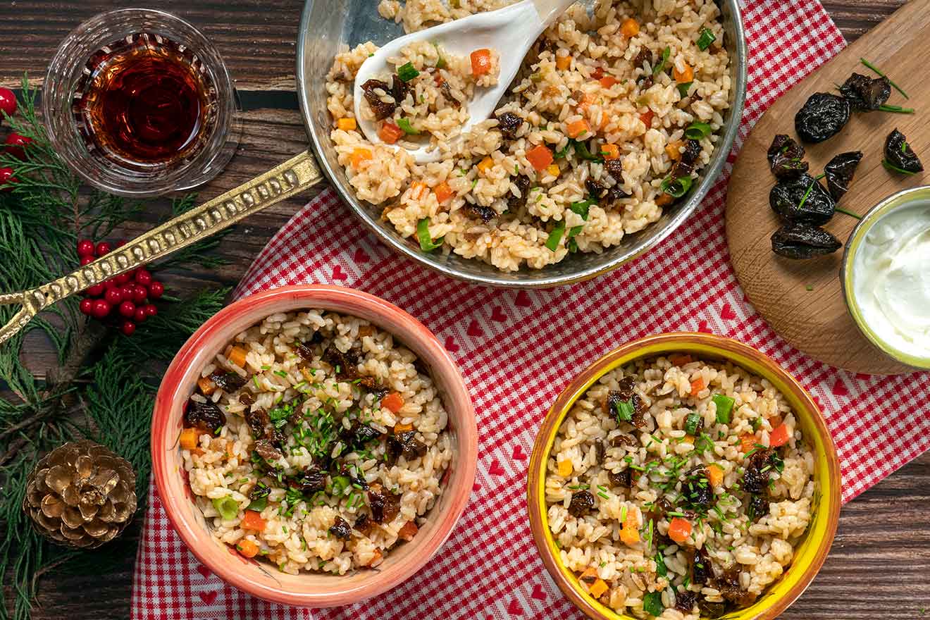 Recipe: Rice pilaf with prunes - Argiro.gr - Argiro Barbarigou