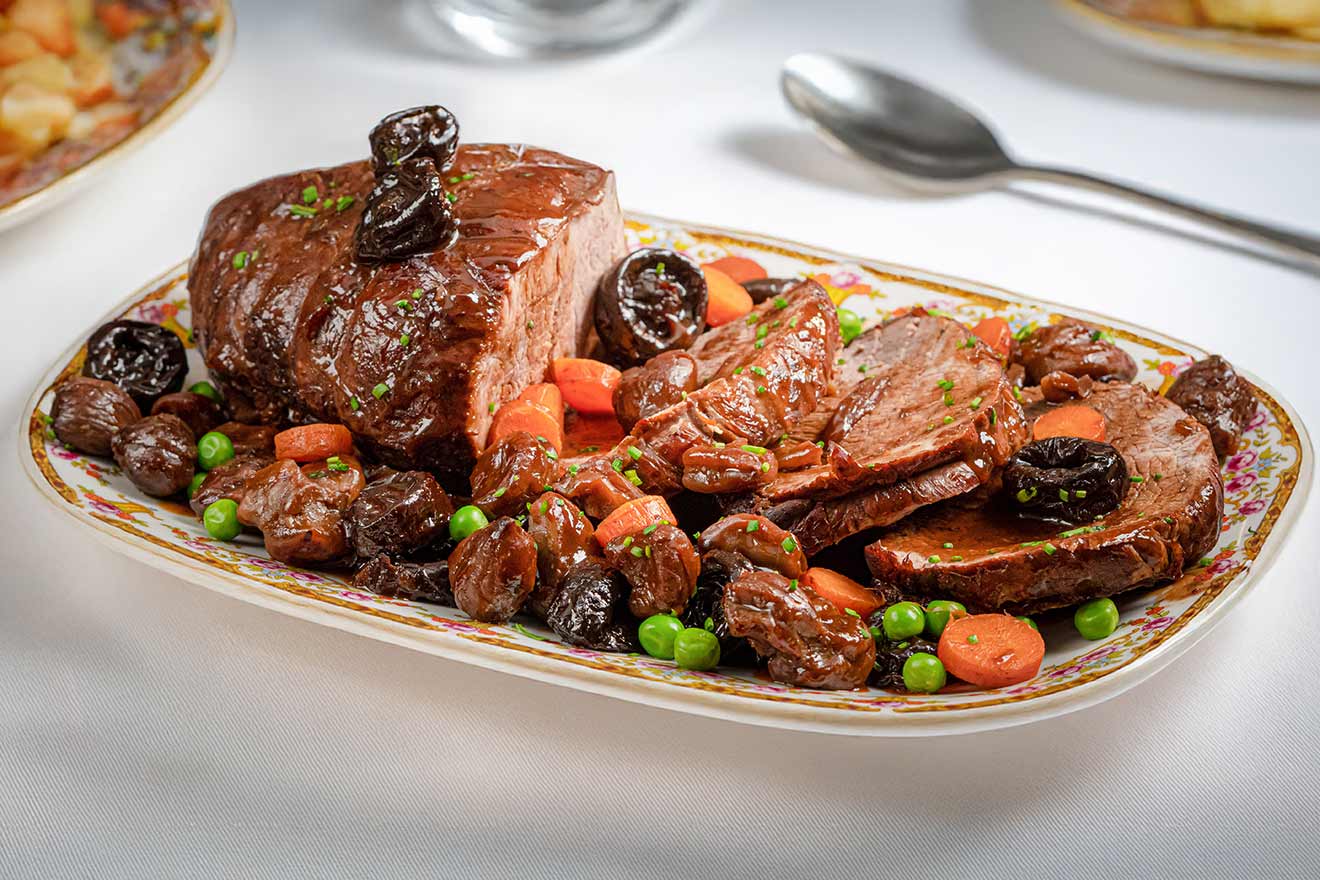 Recipe: Roasted beef with prunes - Argiro.gr - Argiro Barbarigou