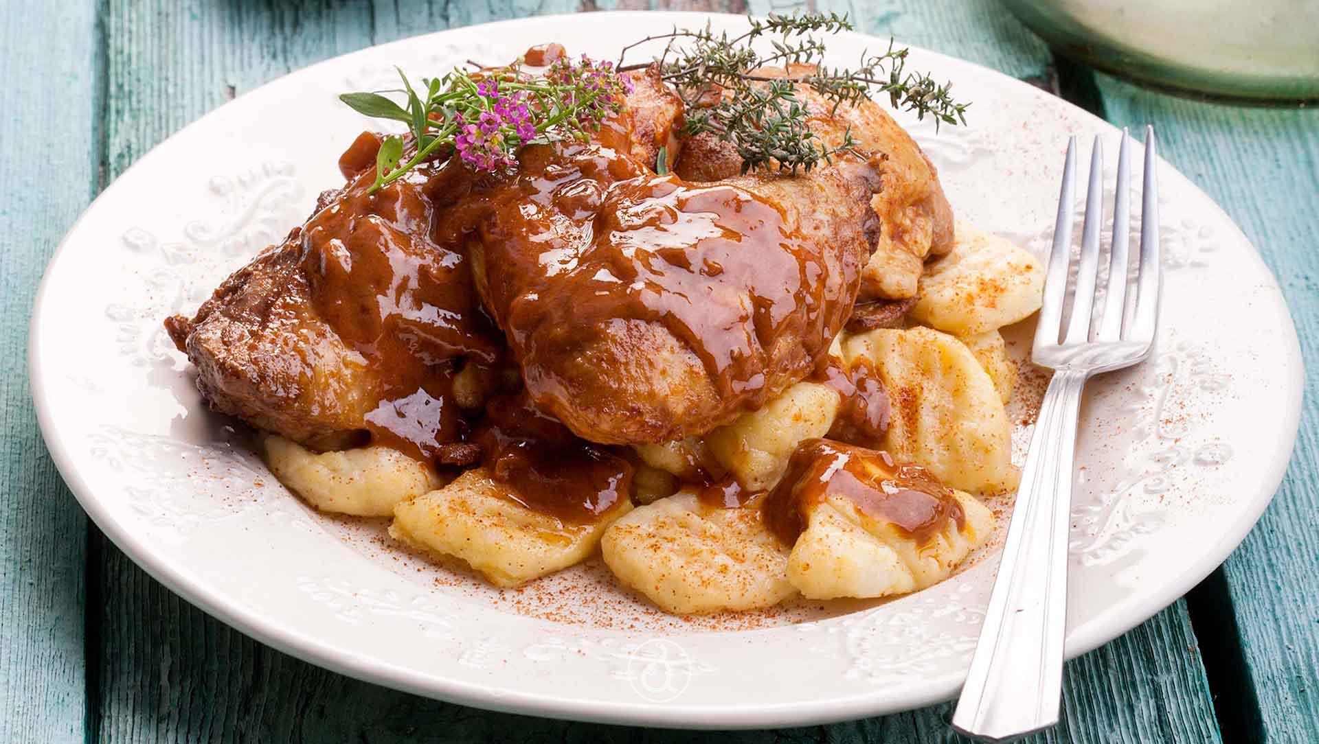 Συνταγή: Νιόκι με κοτόπουλο και κόκκινη σάλτσα - Argiro.gr