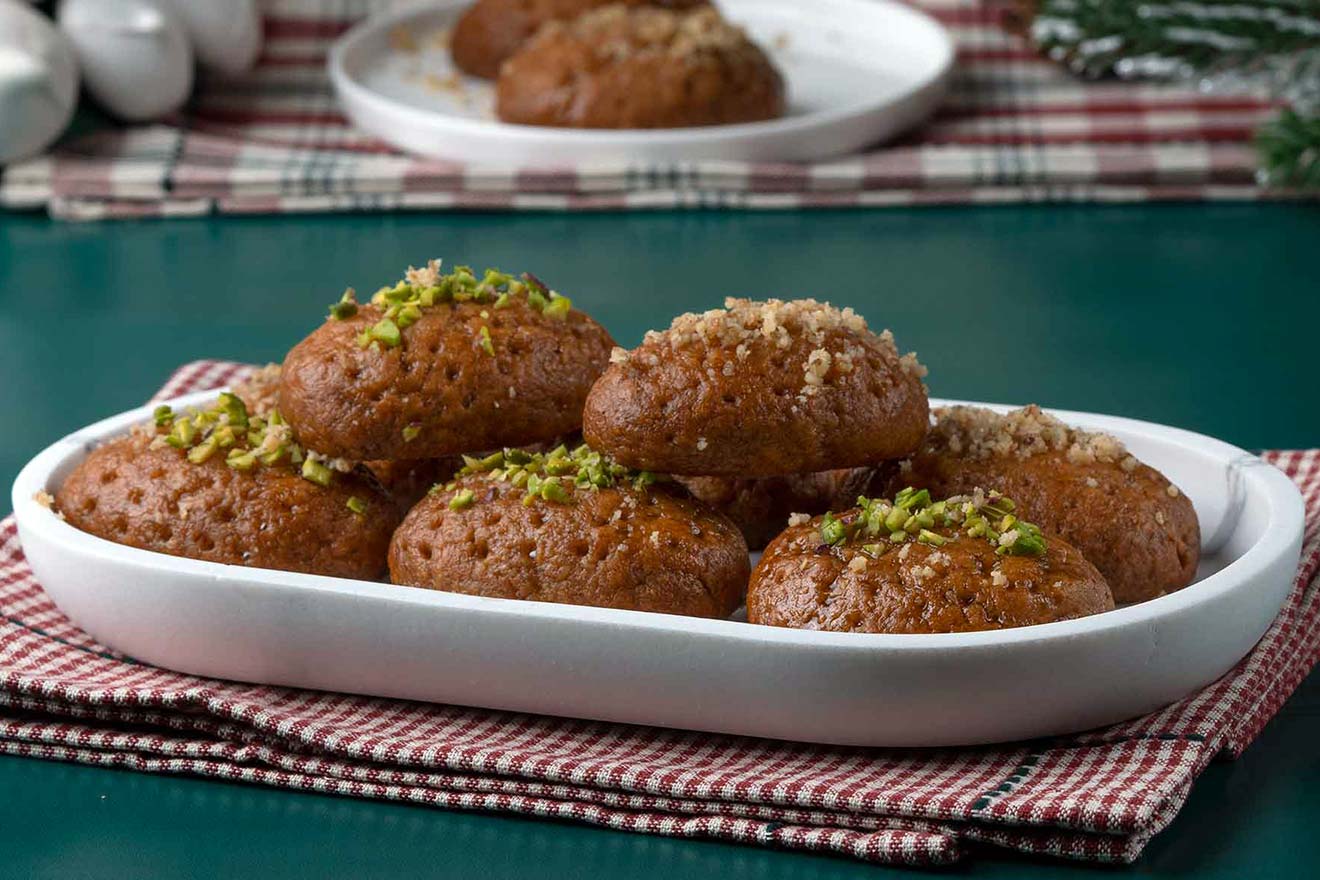 Recipe: Melomakarona Greek Christmas Honey Biscuits - Argiro.gr ...