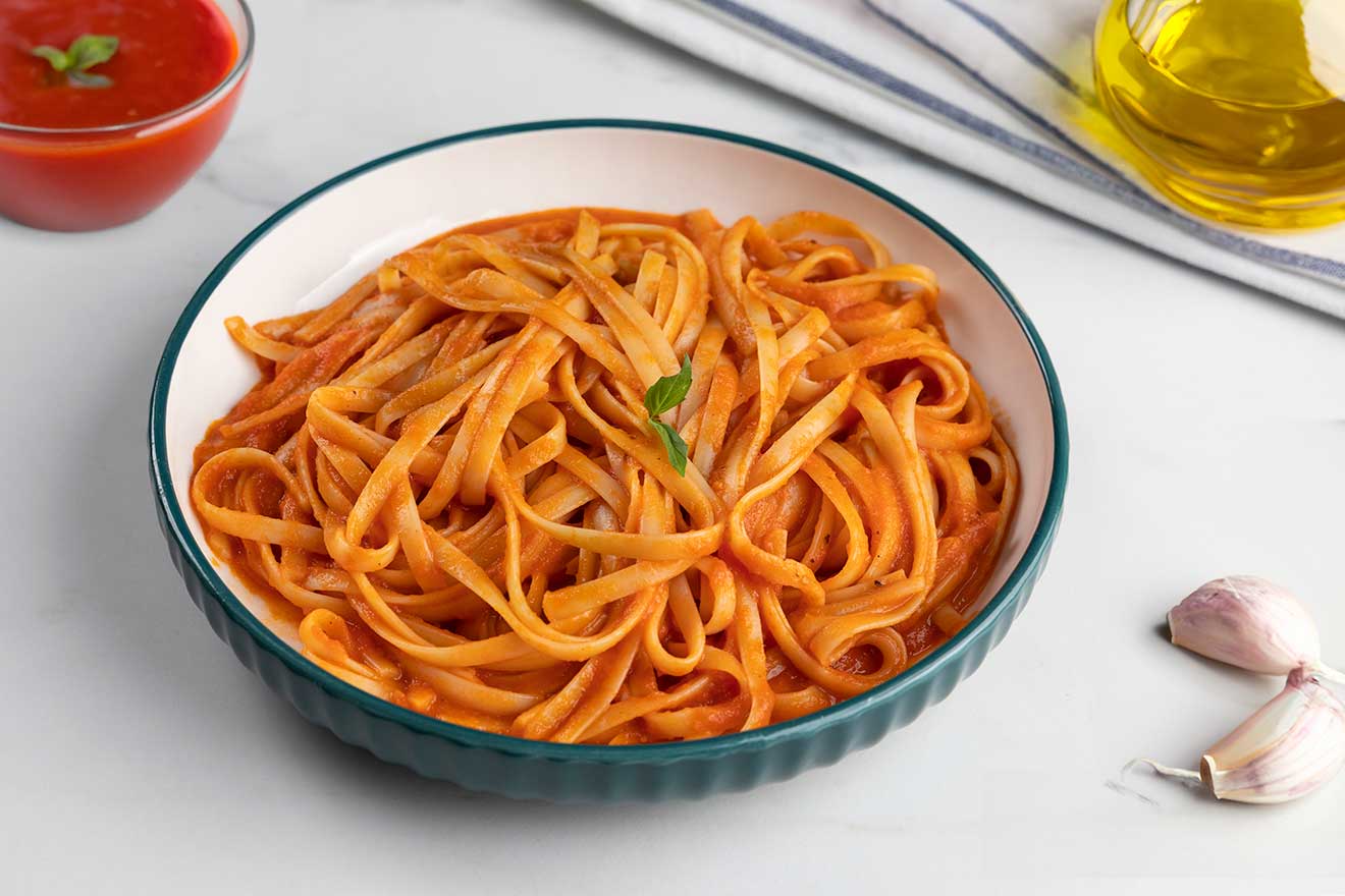 Recipe: Garlic pasta (Skordomakarona) - Argiro.gr - Argiro Barbarigou