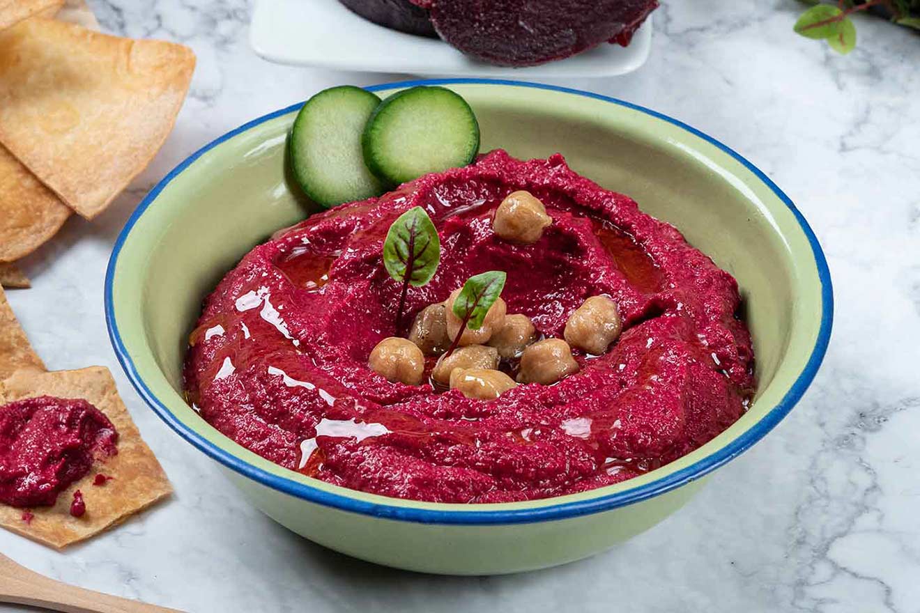 Χούμους με παντζάρι